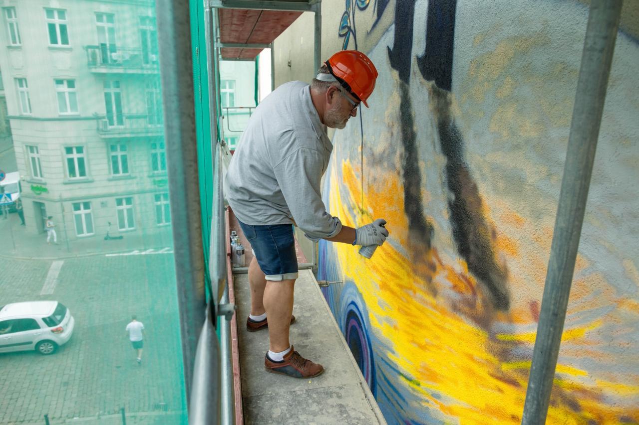Charakterystyczny mural jest w Poznaniu od 5 lat. Przypominają, jak powstał