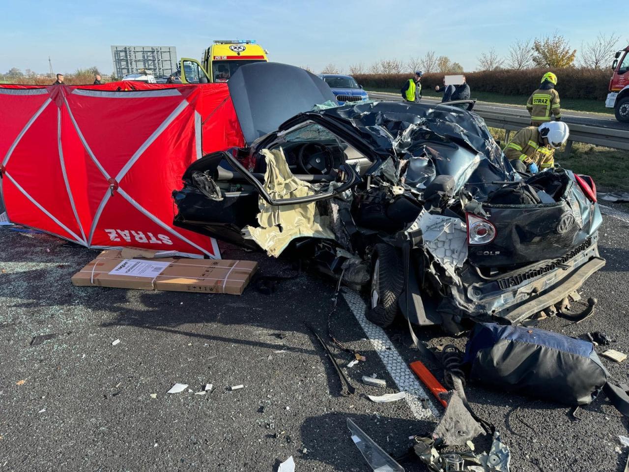Śmiertelny wypadek na wschodniej obwodnicy Poznania. Ciężarówka przewróciła się na bok i ...