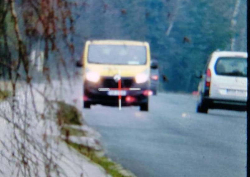 Kierowca tego Renault został zatrzymany. Chodzi o tablice rejestracyjne Kierowca tego Renault został zatrzymany. Chodzi o tablice rejestracyjne