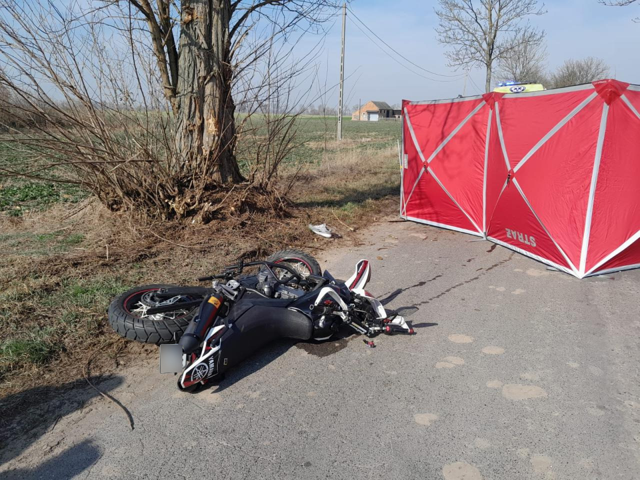 Tragiczny wypadek motocyklisty. 29-latek był reanimowany, ale nie udało się go uratować