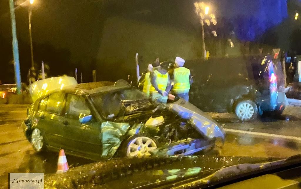 Rondo Śródka: po zderzeniu samochodów nie kursują tramwaje