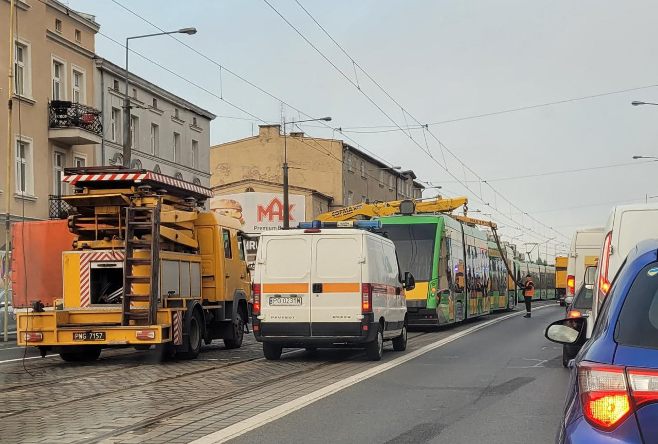 Poranne utrudnienia na ulicy Głogowskiej. Ruch tramwajowy jest wstrzymany!